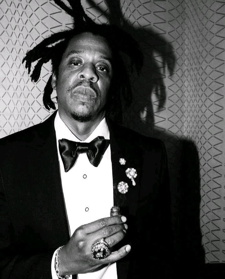 Rihanna, Tyler Perry, and Other Entertainers Who are Worth a Billion ...